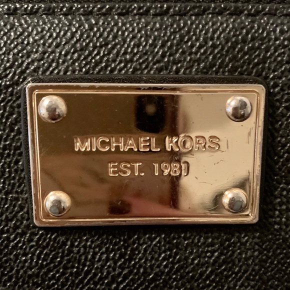 Michael Kors | Bags | Michael Kors Essential Zip Wallet Black | Poshmark